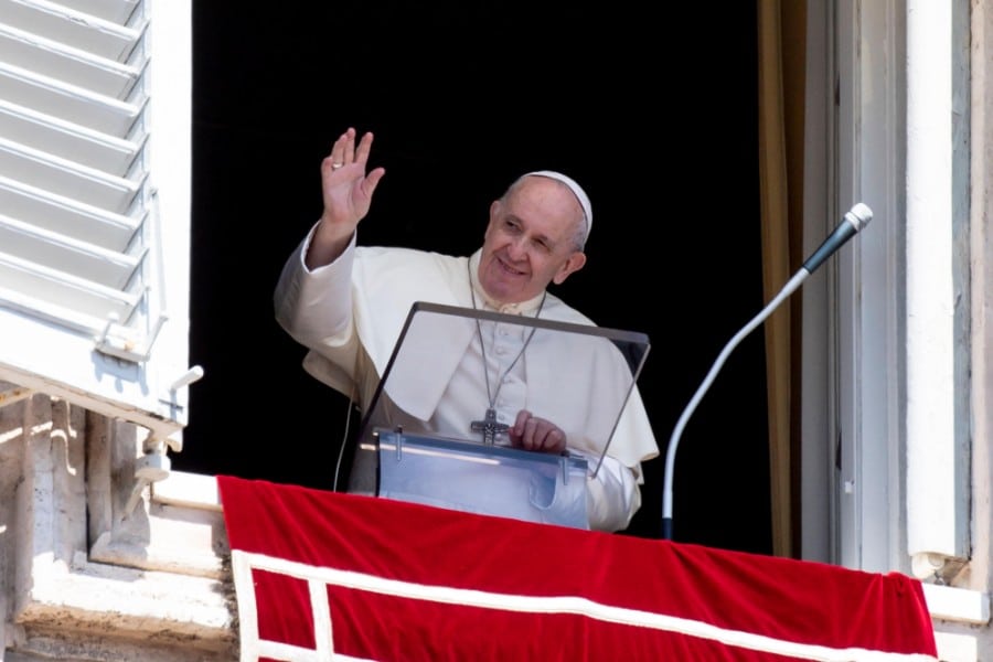 Charity is path to perfection when done for Jesus, pope says - Catholic ...