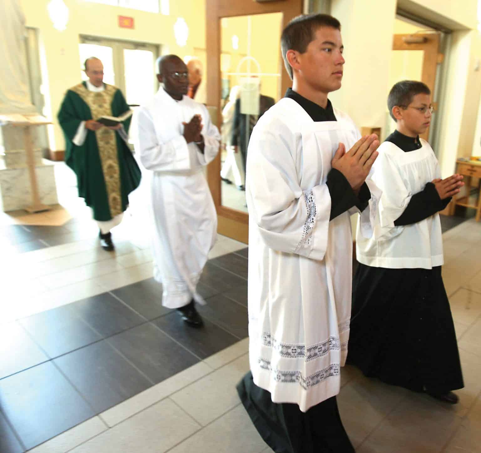 Cultivating religious vocations among altar servers - Catholic Review