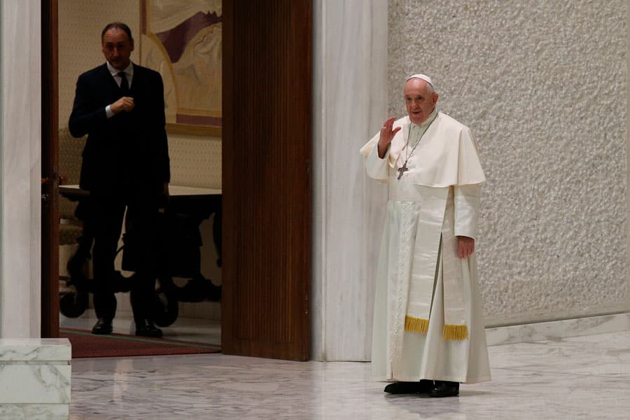 Look in the mirror before correcting others' mistakes, pope says ...