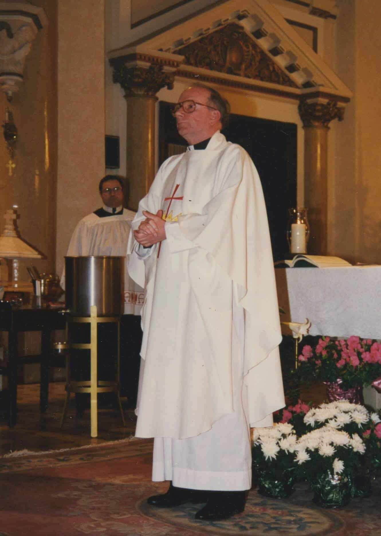 Father John Lavin, pioneering leader in Hispanic ministry, dies at 80 ...