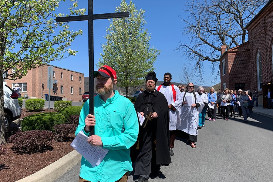 Good Friday gathering in Cumberland welcomes multiple denominations ...