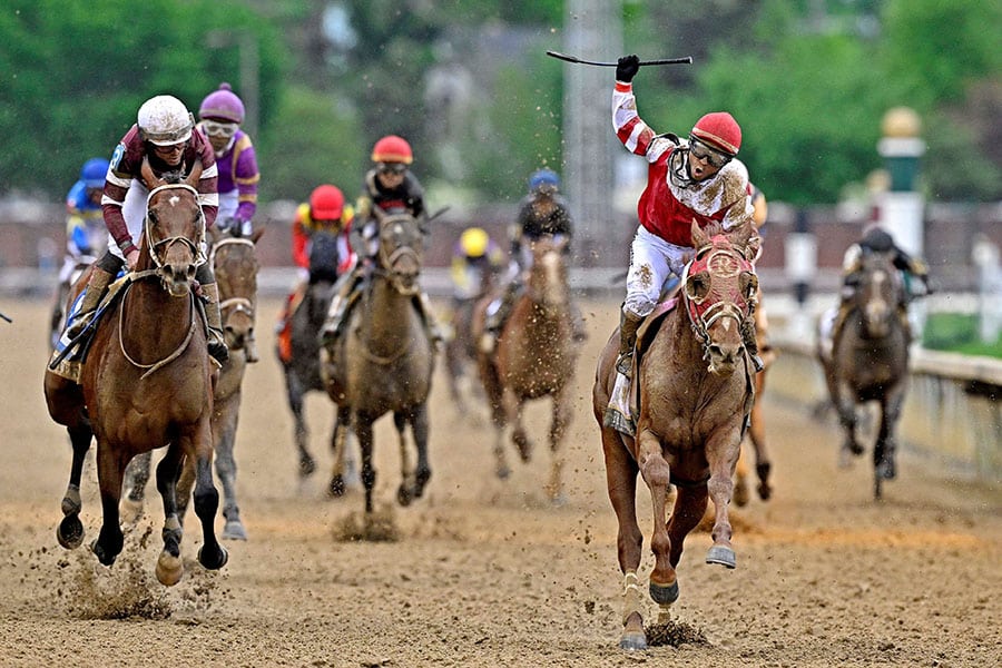 Racing to Mass? Catholics at Churchill Downs' chapel know that feeling ...