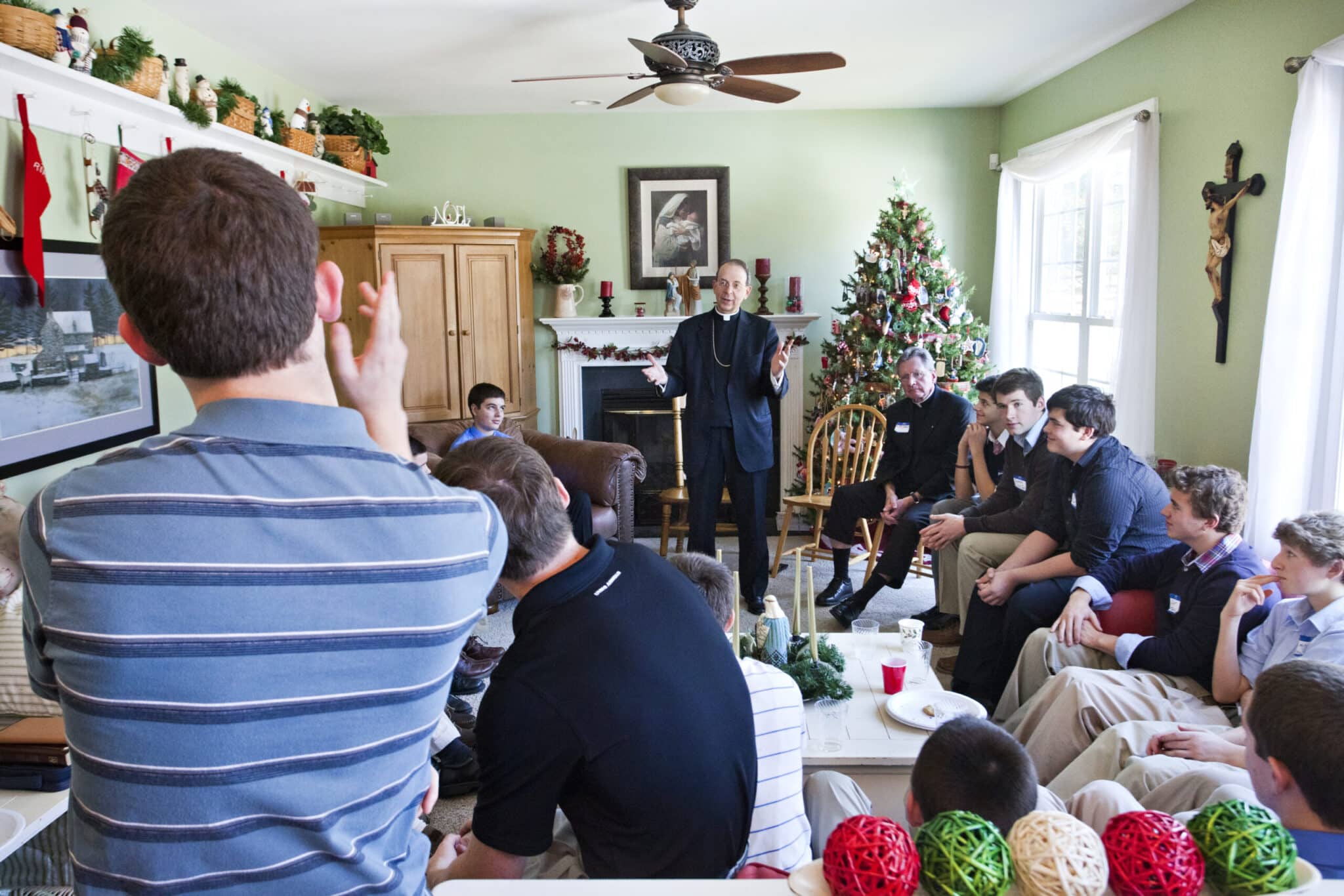 Baltimore archbishop makes house calls to help foster vocations ...