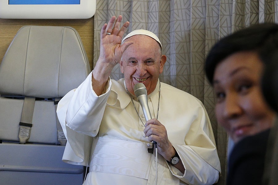 Pope: Under right conditions, nations may buy weapons for self-defense ...