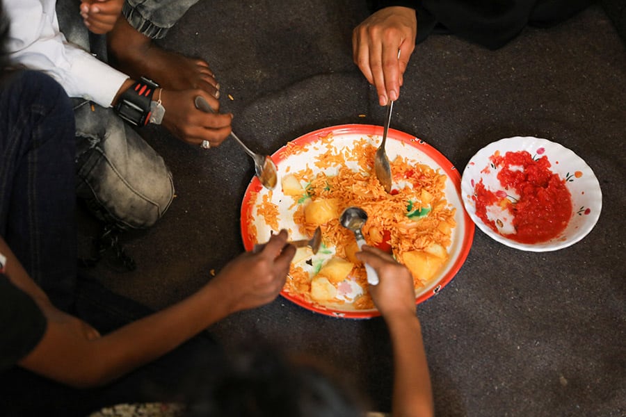 Love, solidarity must be part of plan to end hunger, pope says ...