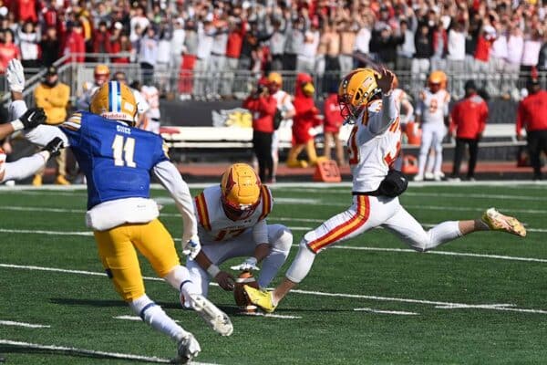 Calvert Hall outlasts Loyola in nail-biting 102nd Turkey Bowl ...
