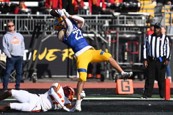 Calvert Hall outlasts Loyola in nail-biting 102nd Turkey Bowl ...