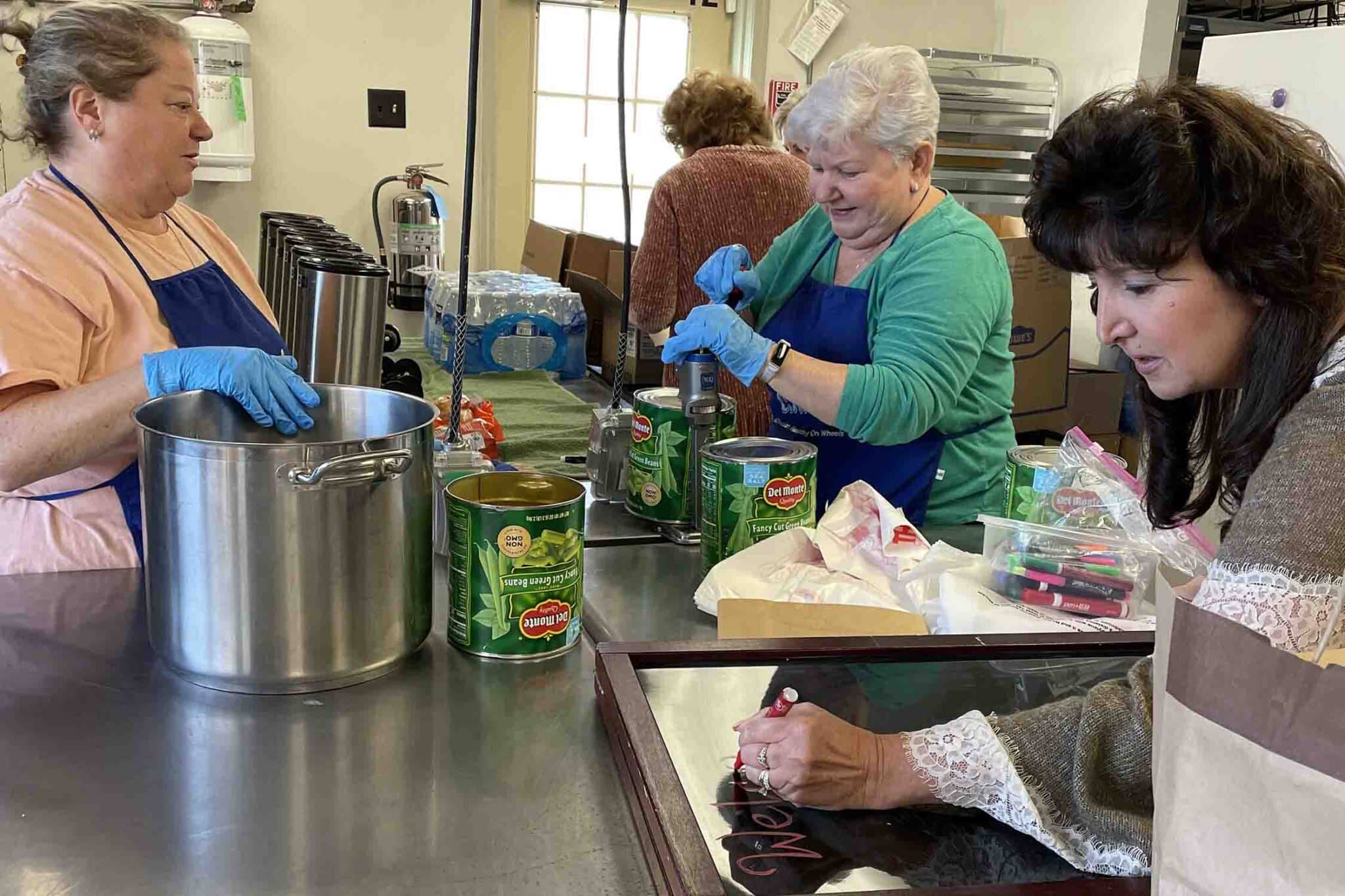Parish serves up food for the hungry with food truck, message of hope ...