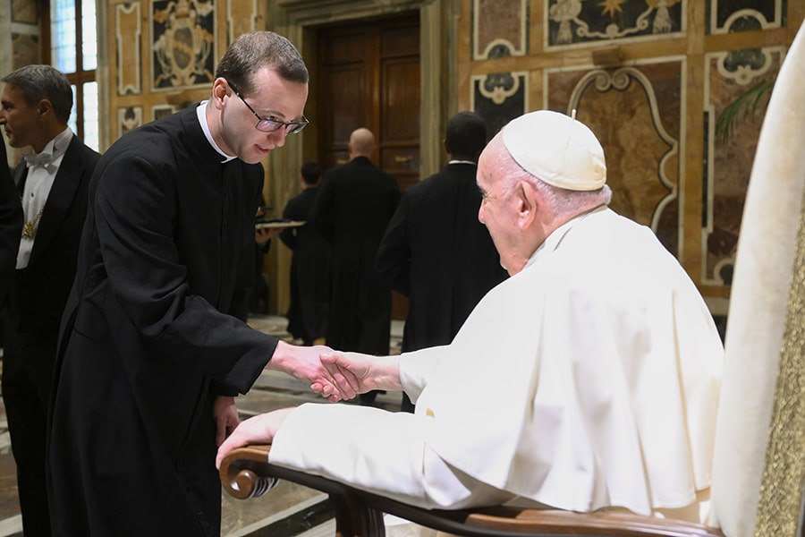 Faith is a call to service and mission, pope tells U.S. seminarians ...