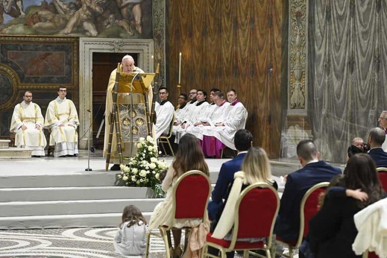 Pope baptizes babies, urges parents to teach them to pray - Catholic Review