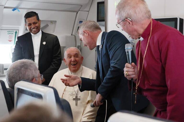 Arms trade is a 'plague,' pope says on flight back from Africa ...