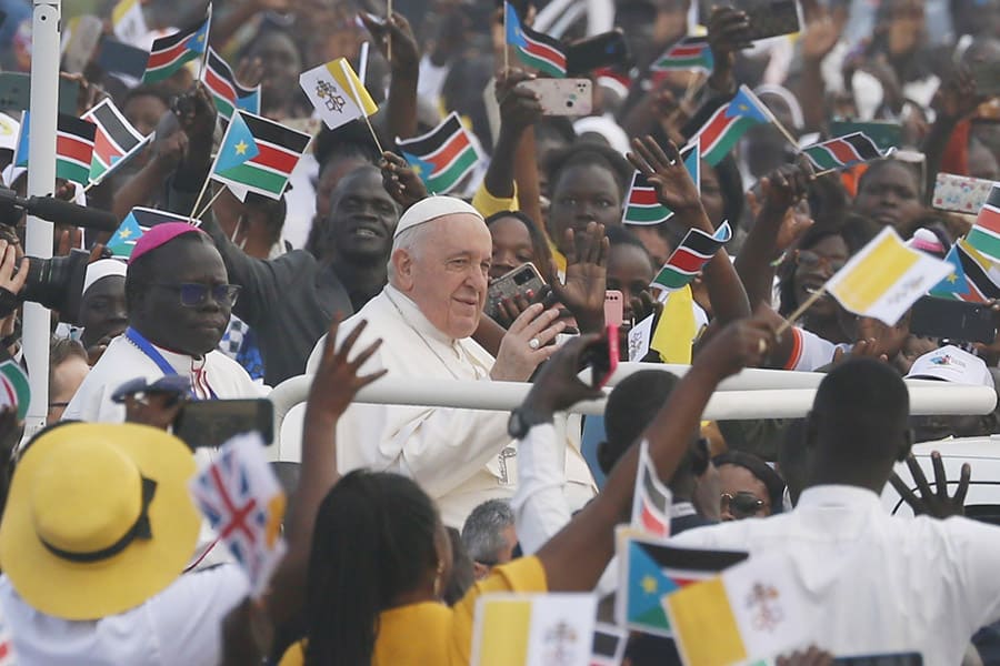 Pope, church leaders draw attention to victims of violence - Catholic ...