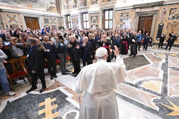 Accept God's love, share it with others, pope tells Josephites ...