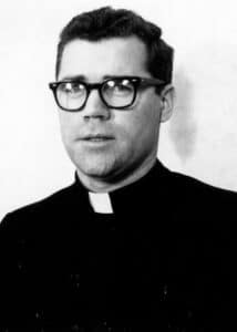 Vincent Quayle, former priest who fought discriminatory housing, dies ...