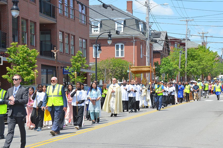 Eucharistic processions on Corpus Christi around U.S. promote devotion ...