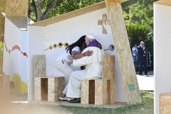 Pope hears young people's confessions in WYD 'Reconciliation Park ...