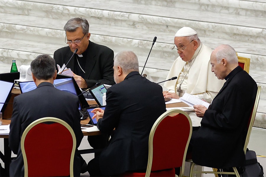 In book given at synod, Pope warns against idolatry camouflaged as ...