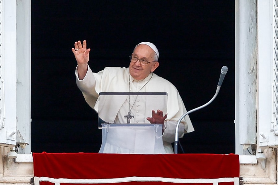 Pope calls for 'contextual theology' that responds to modern questions ...