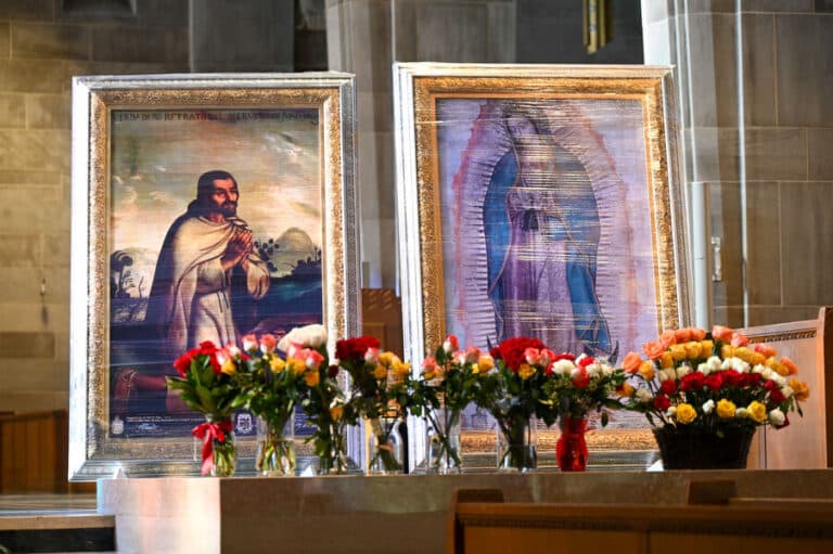 Familias se reúnen para la Misa anual de la Virgen de Guadalupe ...