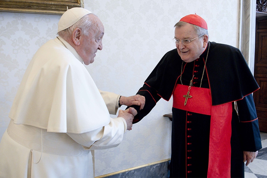 Pope meets with U.S. Cardinal Burke - Catholic Review