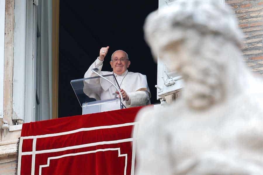 Pope encourages persecuted Christians to stay strong in their witness ...