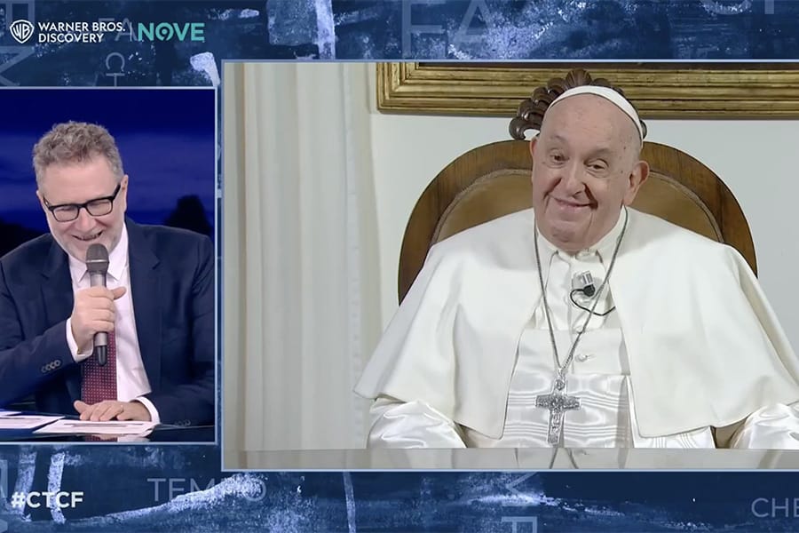 Pope says he's not thinking of resigning, talks about blessings ...