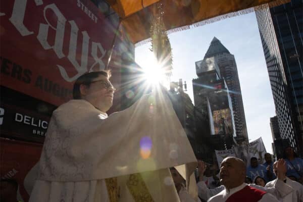 Eucharist: Sacrament of unity - Catholic Review