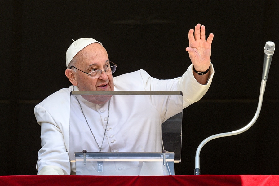 Help youths fulfill dreams based on truth, goodness, pope tells ...