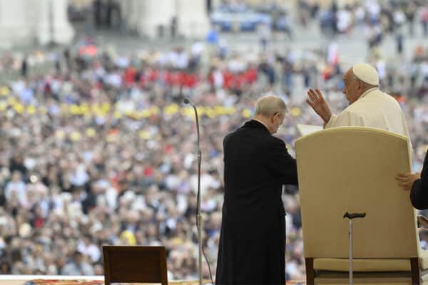 Journey toward Catholic-Orthodox unity began with an embrace, pope says ...