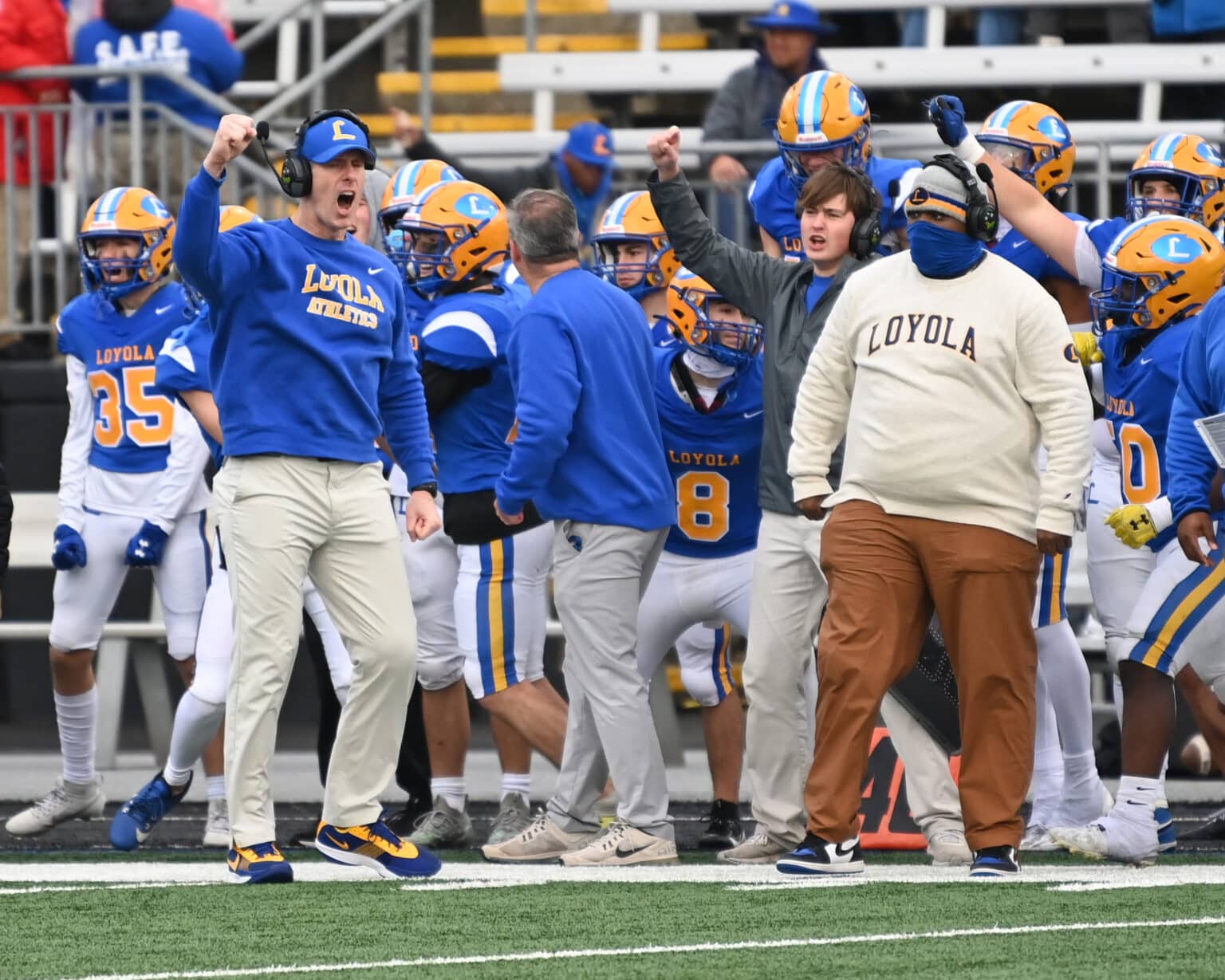 Senior QB guides Loyola Blakefield past Calvert Hall in the 104th ...