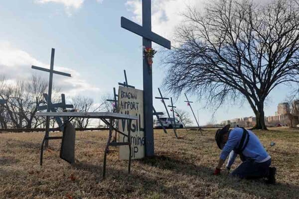 Field of crosses: Immigrant artist's memorial to D.C. air disaster ...