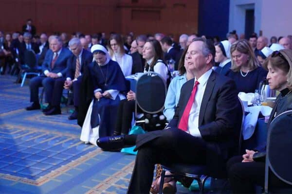 Vance 'surprised' by pope's criticism, prays for his recovery at ...