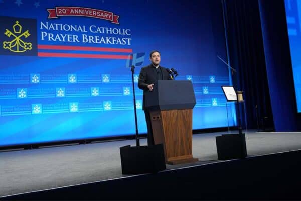 Vance 'surprised' by pope's criticism, prays for his recovery at ...