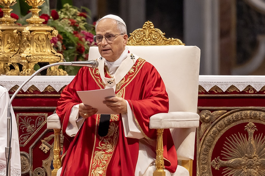 Archbishops must promote unity, seek new ways to share Gospel, pope ...