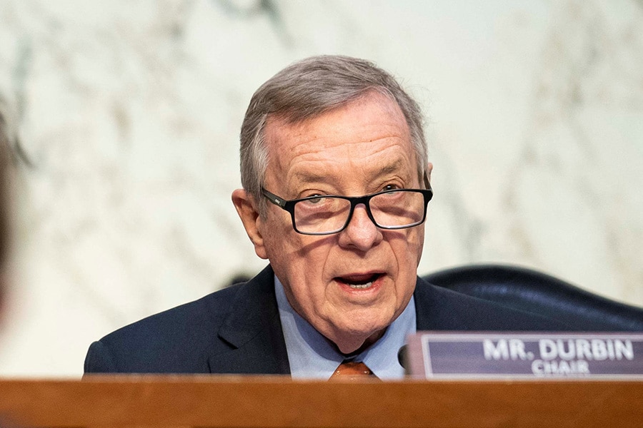 Four more bishops speak out against Sen. Durbin lifetime achievement ...