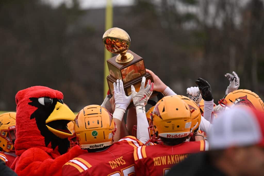 Calvert Hall holds off Loyola Blakefield to claim a 28-24 victory in ...