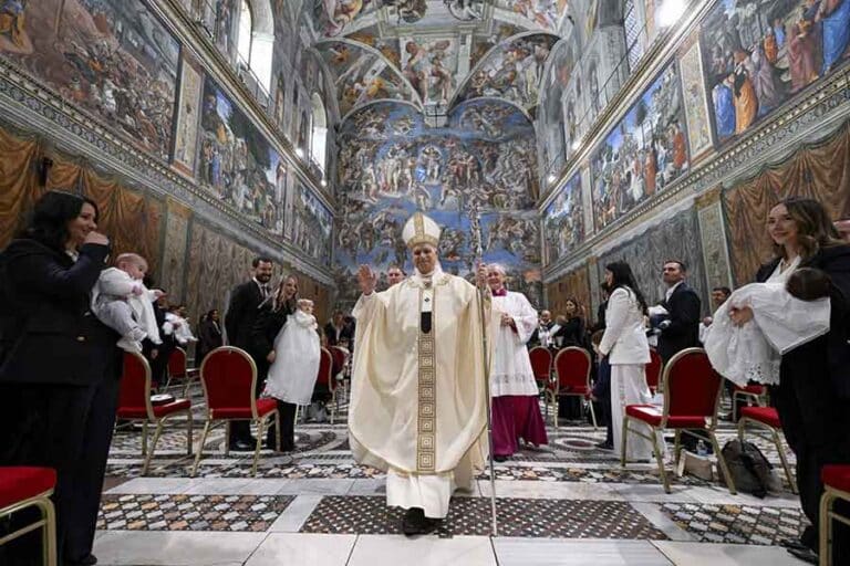 Parents can't wait for children to choose baptism, says pope, baptizing ...